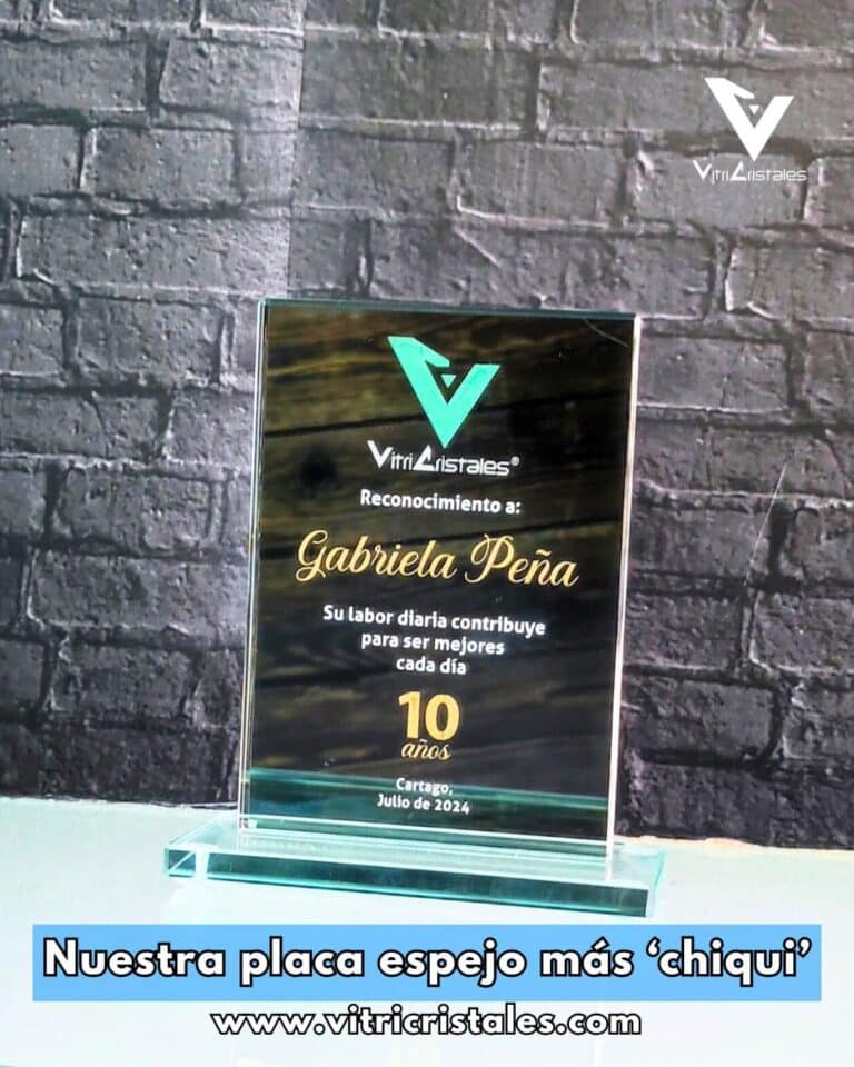 Placa Conmemorativa en Espejo Grabado (Tamaño Pequeño)
